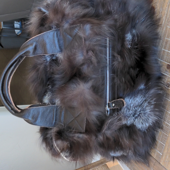 Sondra Roberts | Bags | Nwt Sondra Roberts Of New York Fox Fur And ...